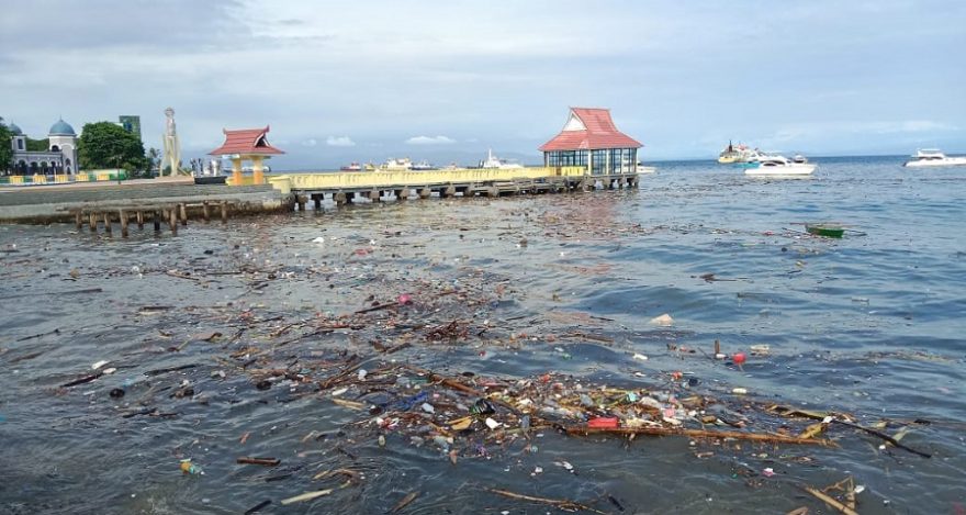 Banyak Sampah di Laut Ternate Akibat Pola Prilaku Manusia - Poskomalut.com