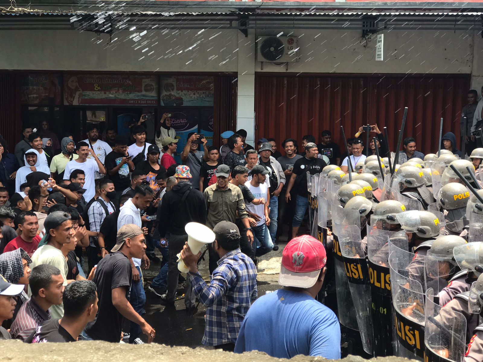 Polda Malut Gelar Simulasi Penanganan Pemilu 2024 - Poskomalut.com