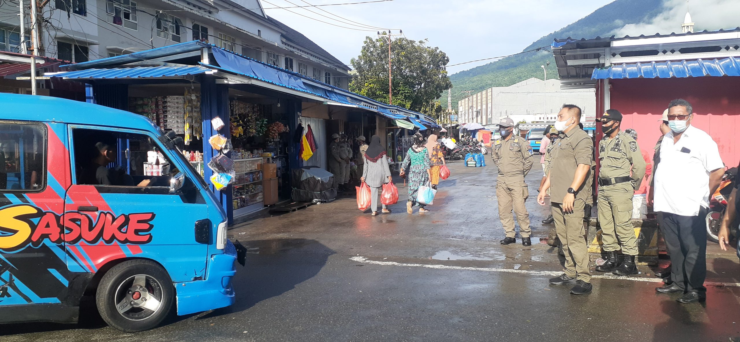 Perdana Pejabat Uji Coba Arus Lalulintas Terminal Gamalama - Poskomalut.com